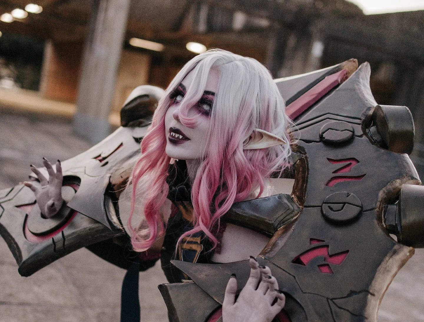 Cosplay incrível da Briar, de League of Legends, da Alice Dias